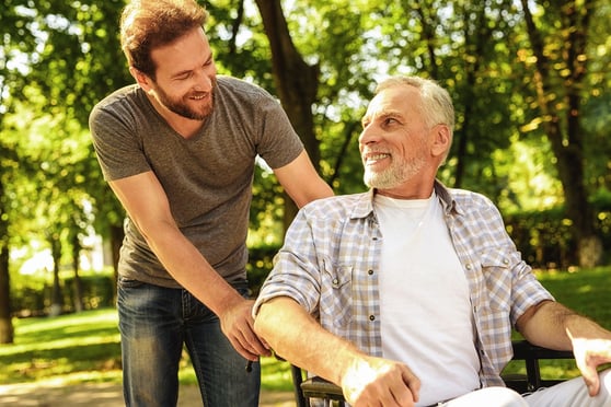Guía completa para cuidadores ¿Cómo cuidar en casa a un adulto mayor?